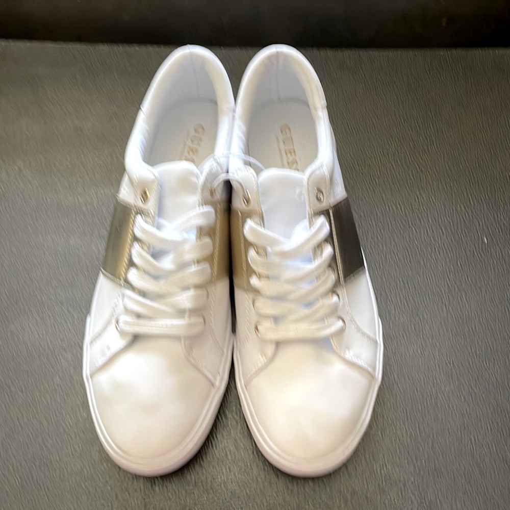White Guess Sneakers - Gem